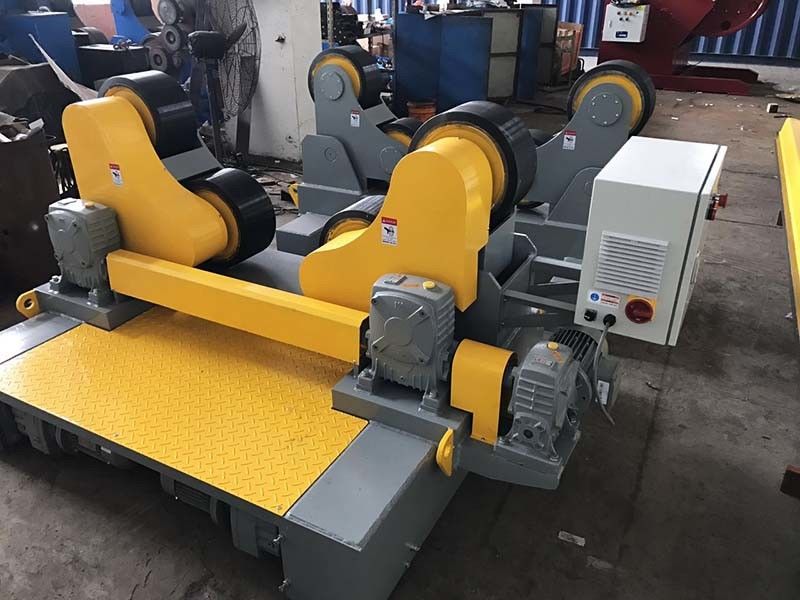 China 20T Pipe Welding Rotator With Moving Wheels , Self Aligning ...
